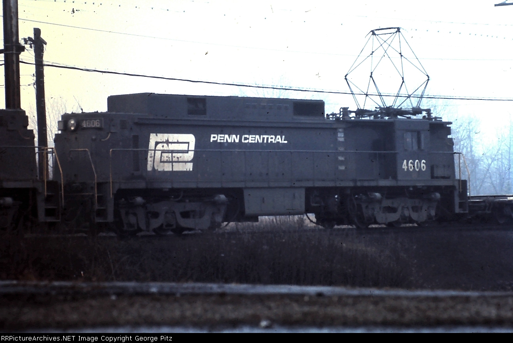 Penn Central E33 4606 at Perryville